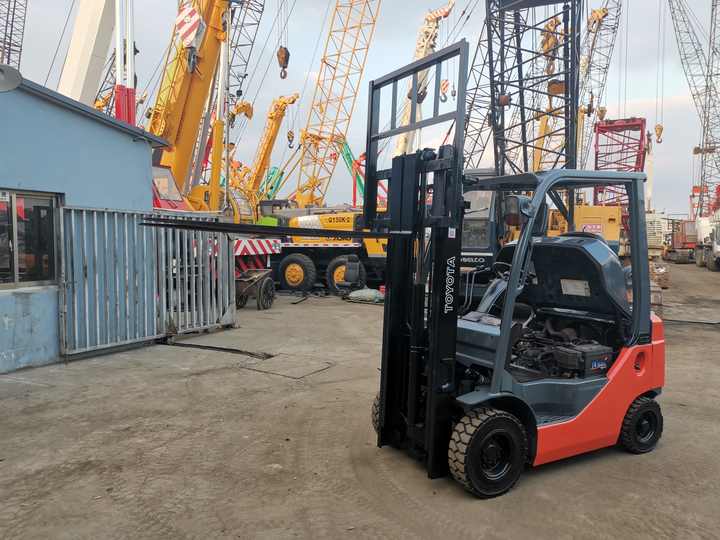 Toyota Forklift Diesel Forklifts New Small 2 T 2.5T 3.0T 3.5T With Japanese Nissan ISUZU ...