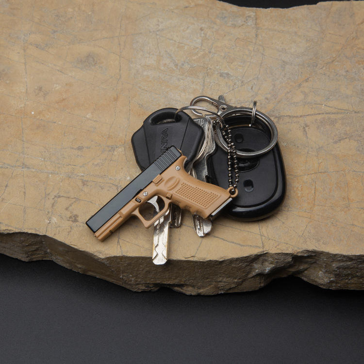 1:3 Model Toy Pistol Gun Keychains Shell Ejecting Gun Toy Metal ...