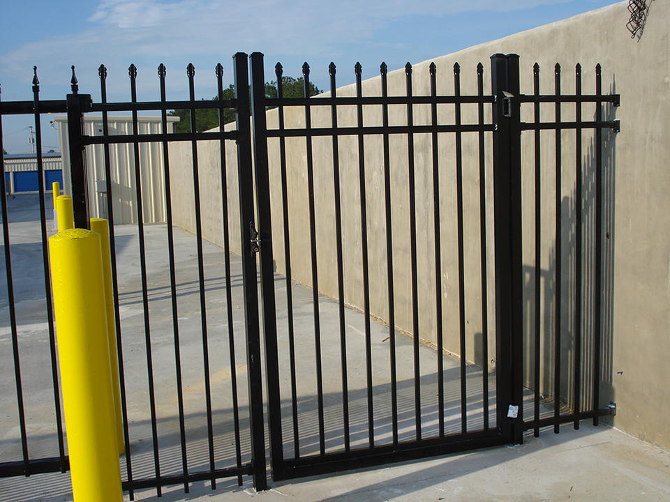 Aluminum Chain Link Fence 6 Feet Height Accessories Gate End Caps PVC ...