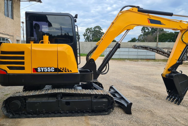 Good Price China Small Excavator Mini Excavator 5.5 Ton SY55C 0.2CBM ...