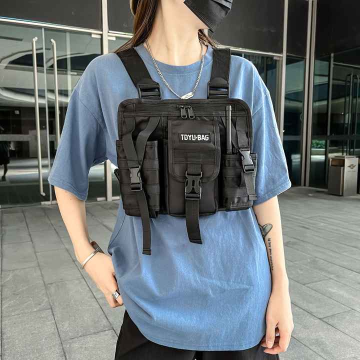 B0020 Outdoor Techwear One-Day Hiking Vest Fashionable Canvas Chest Bag ...