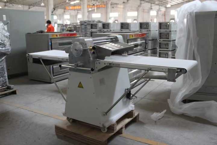 Dough Sheeter Commercial Table Top and Vertical Pastry Dough Sheeter ...