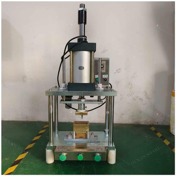 Multi Functional Easy to Operate Manual Cold Press Soap Making Machine