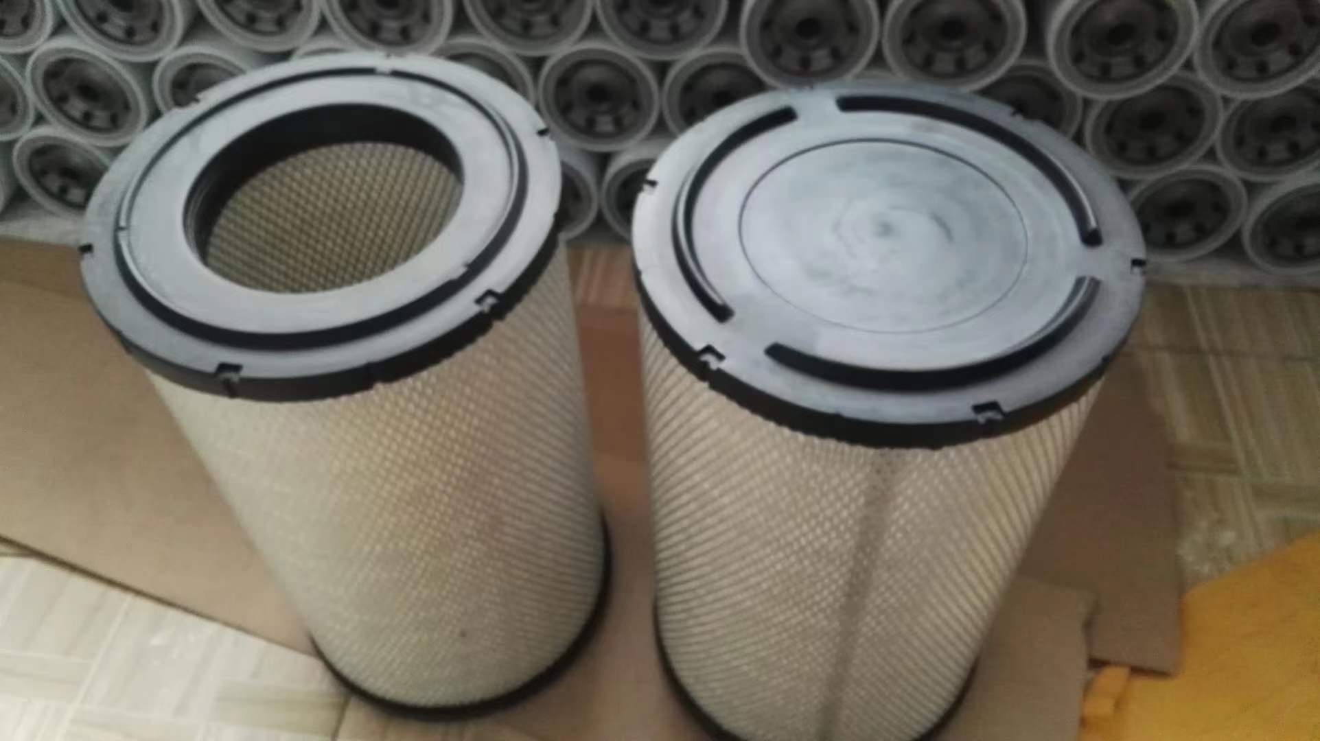 Oil Filter Fleetguard LF670 LF9009 LF3000 FS1212 5266016 LF777 LF3345 ...