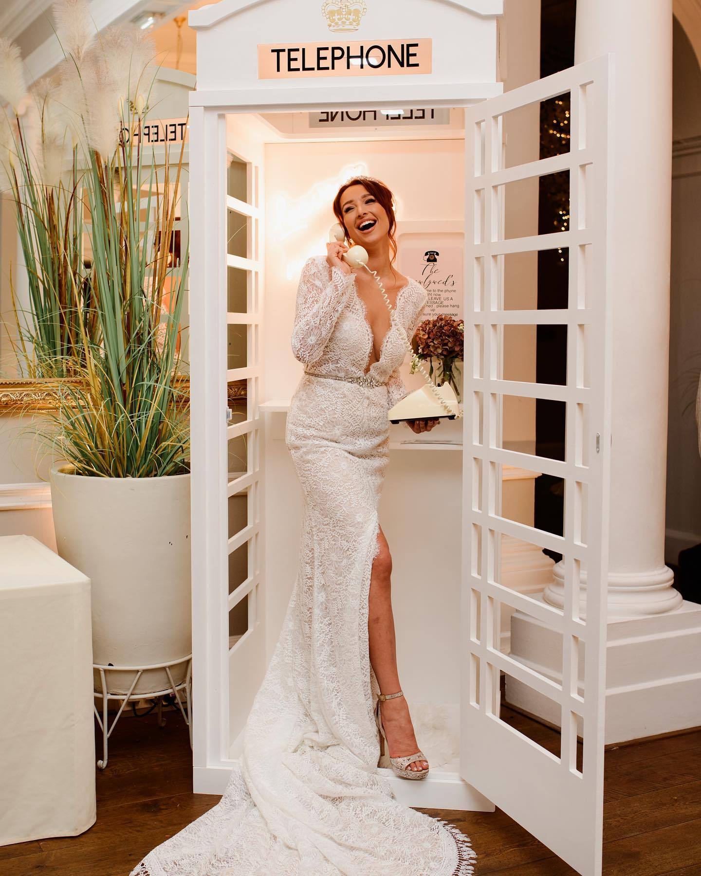 London phone booth wedding flowers photo props with artificial flowers ...