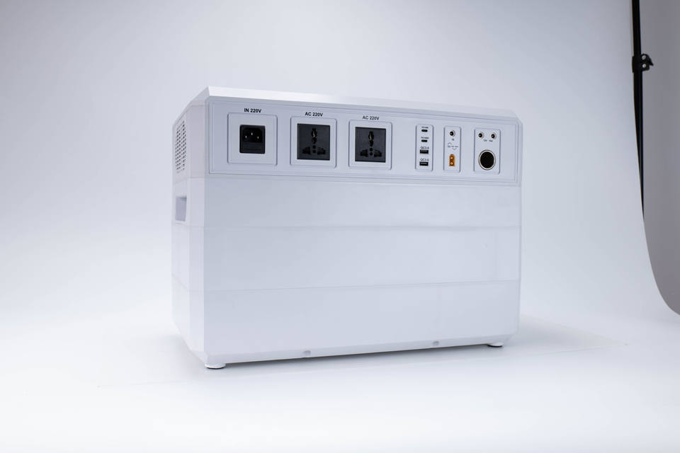 2000W Solar Generator LiFePO4 Battery 220V Pure Sine Wave AC Outlet ...