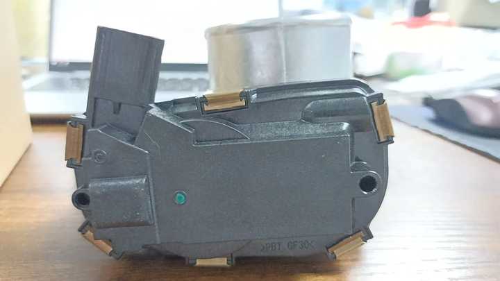 High Quality Throttle Body for ISUZU D-MAX 98131738