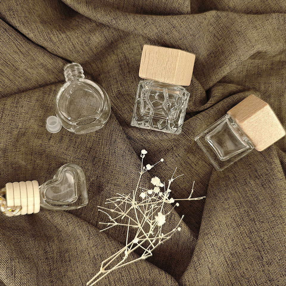 Small Air Freshener Glass Bottle Hanging Car Perfume Bottle with Wooden ...