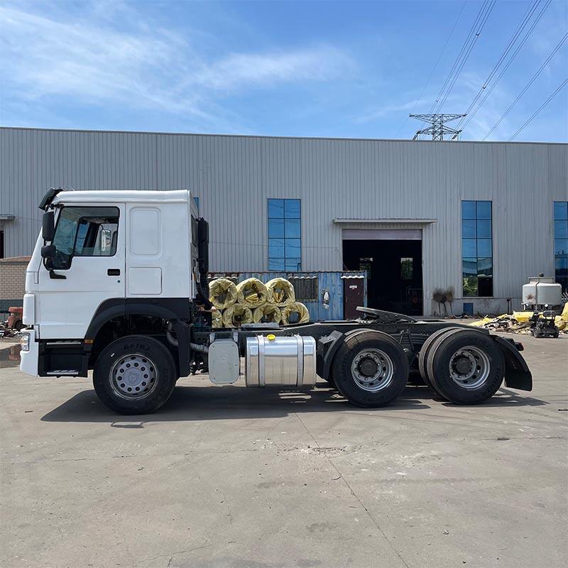 Good Quality Sinotruck Howo 6X4 10-Wheels Tractor Truck 420Hp Tipper ...