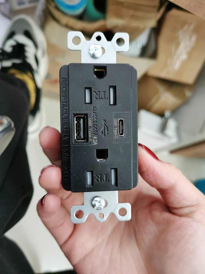 15A 125V American Type a & C USB Charger Receptacle 2 Outlets NFC ...
