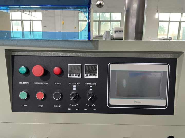 Automatic Clothes Bagging Machine - Efficient & Reliable