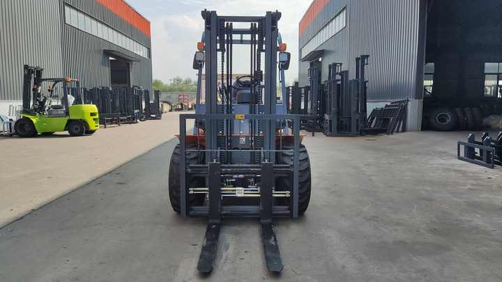 4x4 Diesel Forklifts - Ultimate Rough Terrain Performance