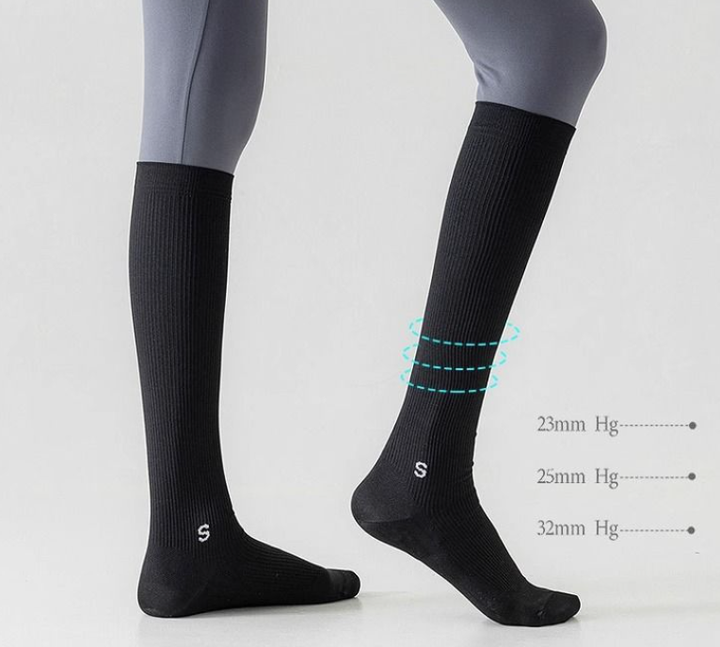 Custom Professional Sports Compression Socks Women Jumping Rope Running ...