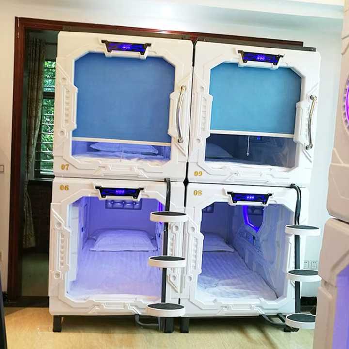 Futuristic Soundproof Capsule Bed for Hotels & Youth Hostels