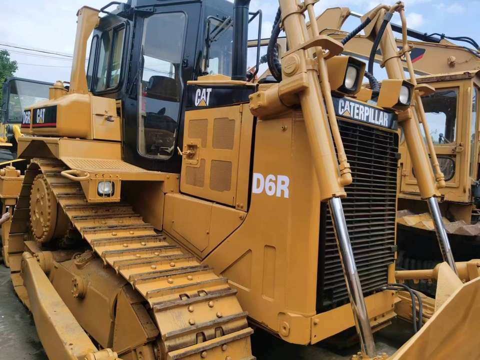 Caterpillar D6R Bulldozer - Reliable Performance & Efficiency