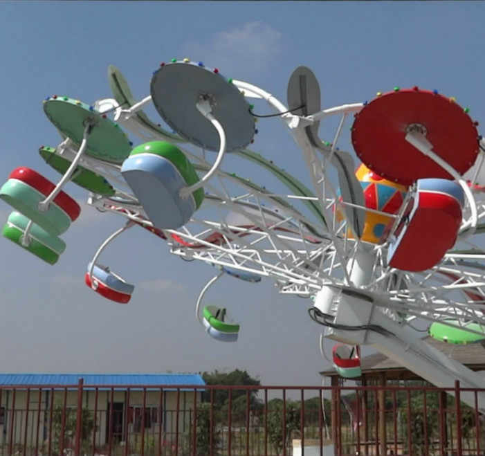 Double Flying Rides - Fairground Attractions Twister Paratrooper