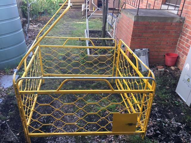 Yellow Steel Manhole Guard Rail for Safety Barrier & Edge Protection