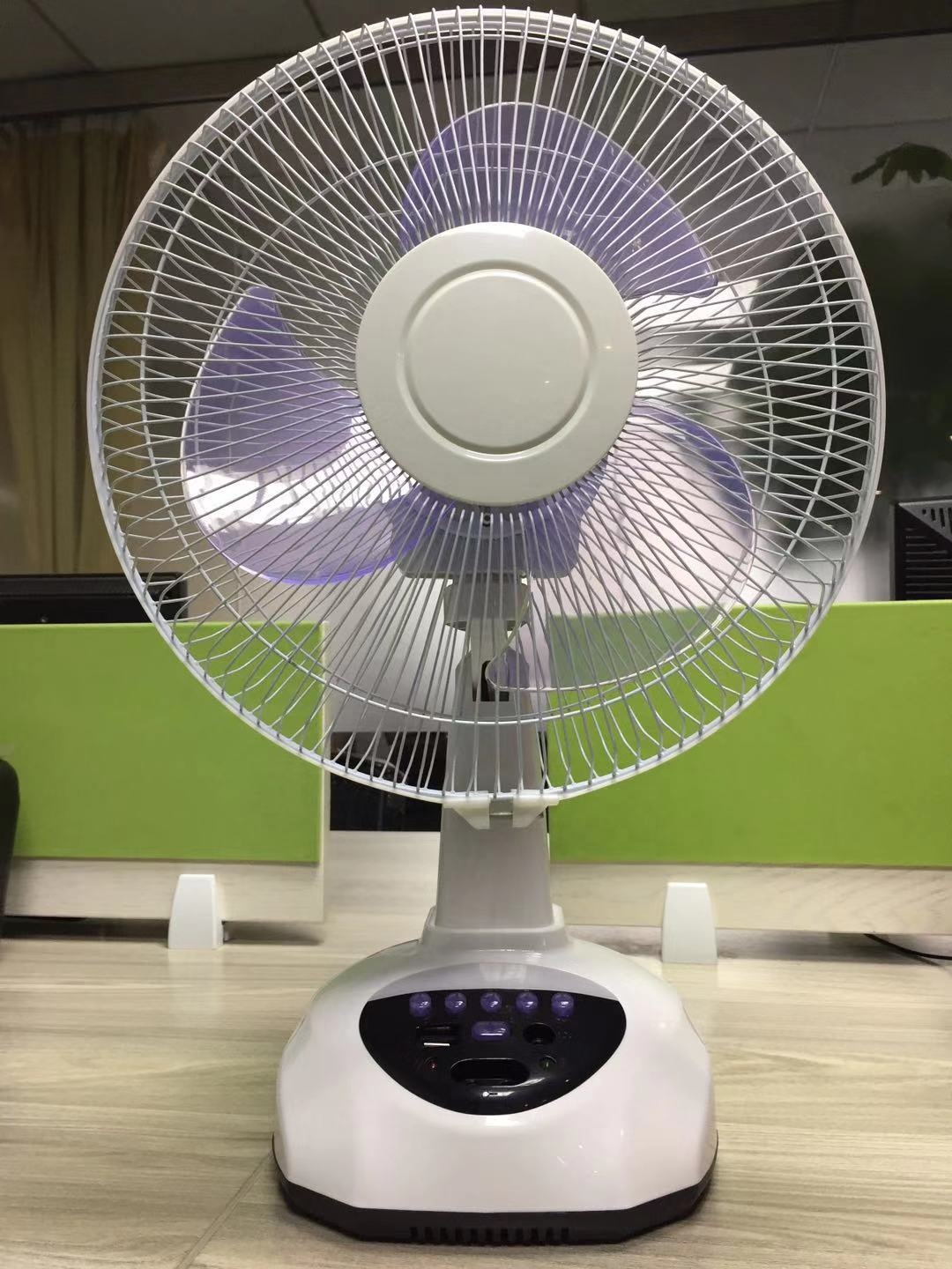 12 Inch Solar Desk Fan Energy Saving Plastic Rechargeable Desk Fan With ...