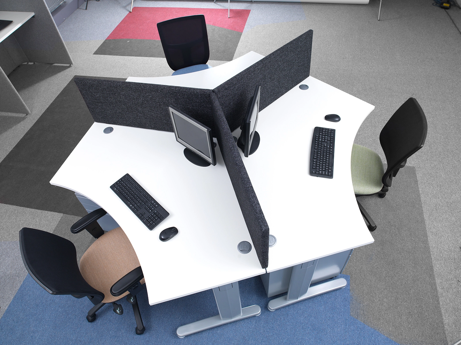 Wooden Triangle Cubicle Office Workstation, Modern 120° Modular Desk ...