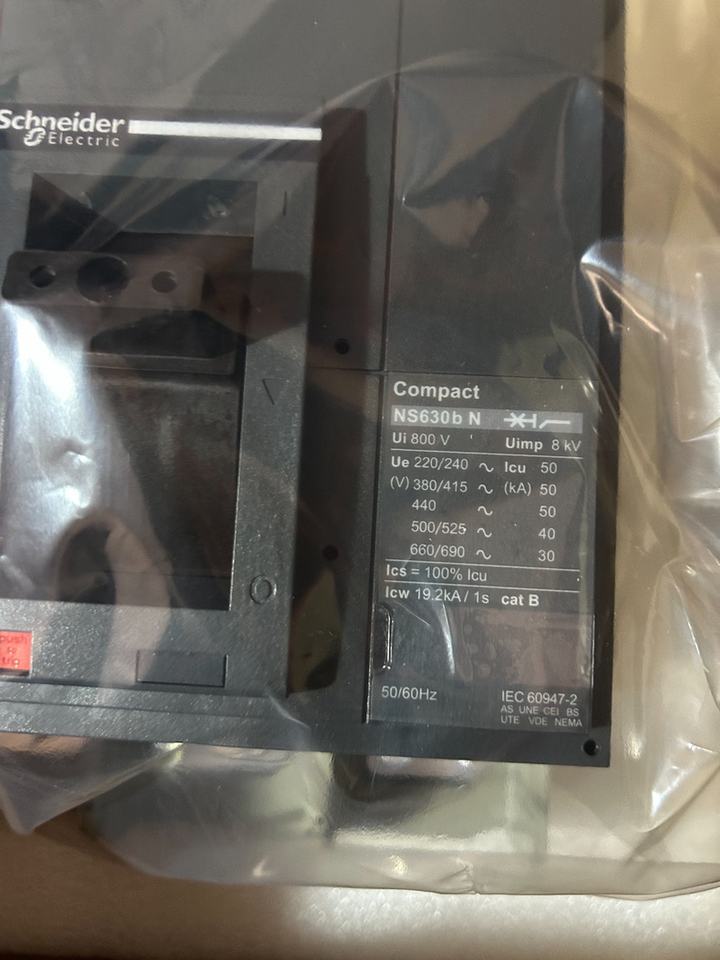 Molded Case Breaker NS630bN 3P 630A Fixed Manual for PLC NS630bN ...