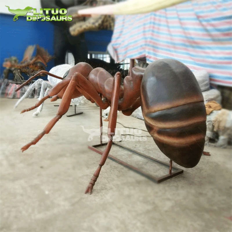 Giant Insect Model - Lifelike Animatronic Outdoor Decoration