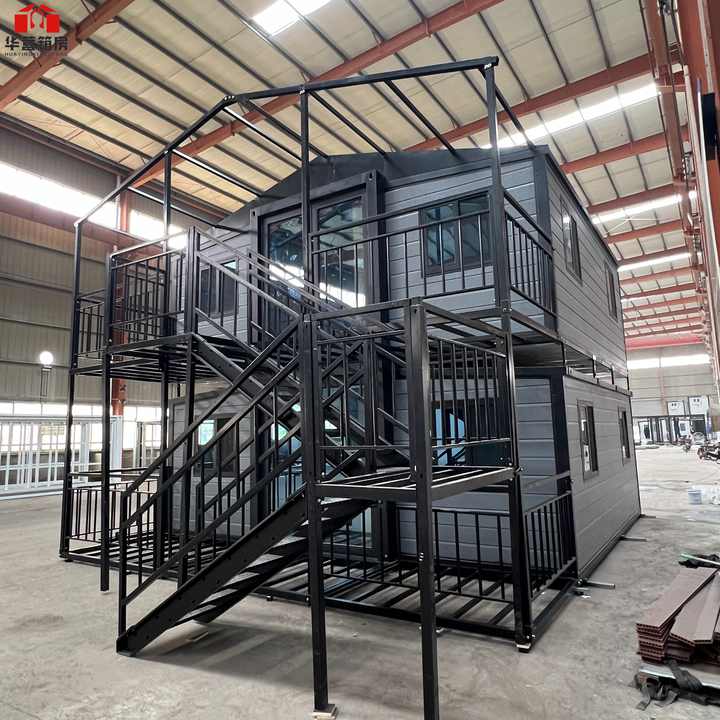 Luxury 2-4 Bedroom Container House - Expandable & Waterproof