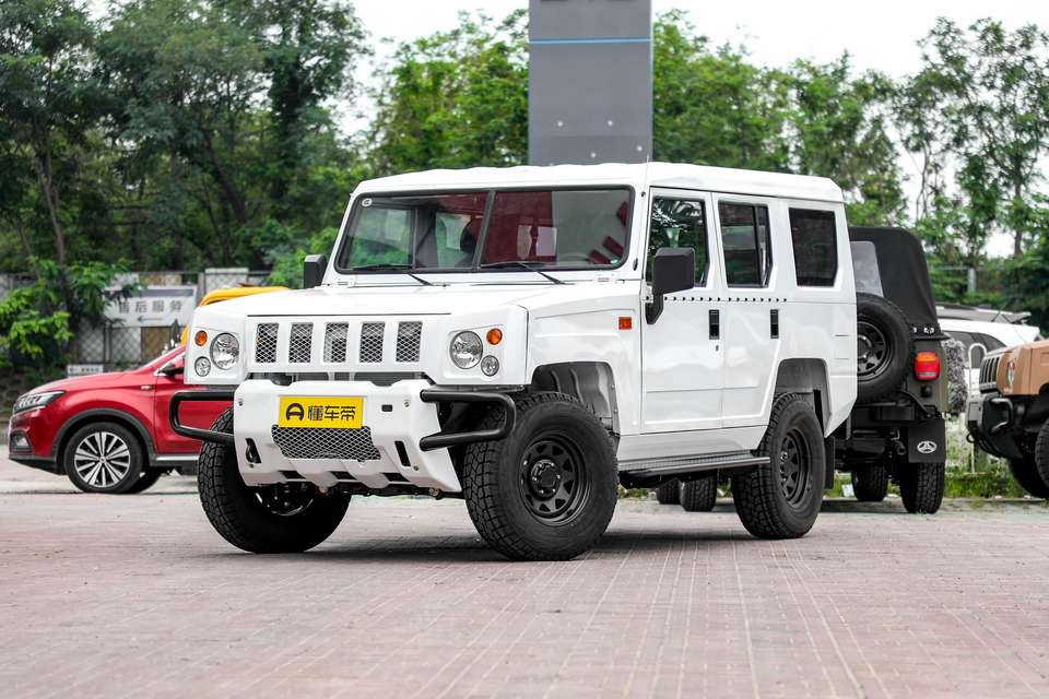 Off-road 4x4 Car - Warrior MPV with 7 Seats & LED Lights