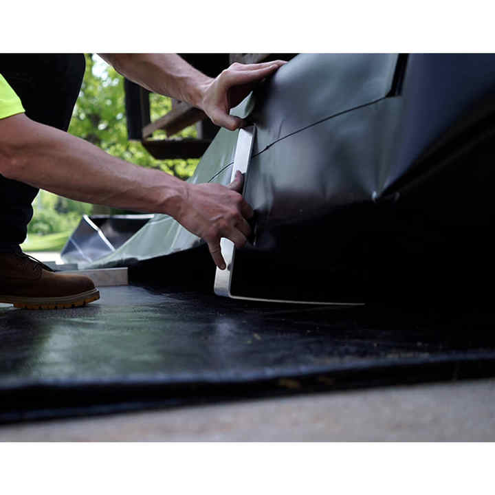 Reach Standard PVC Spill Berms with Triangular Support Legs ,Oil ...