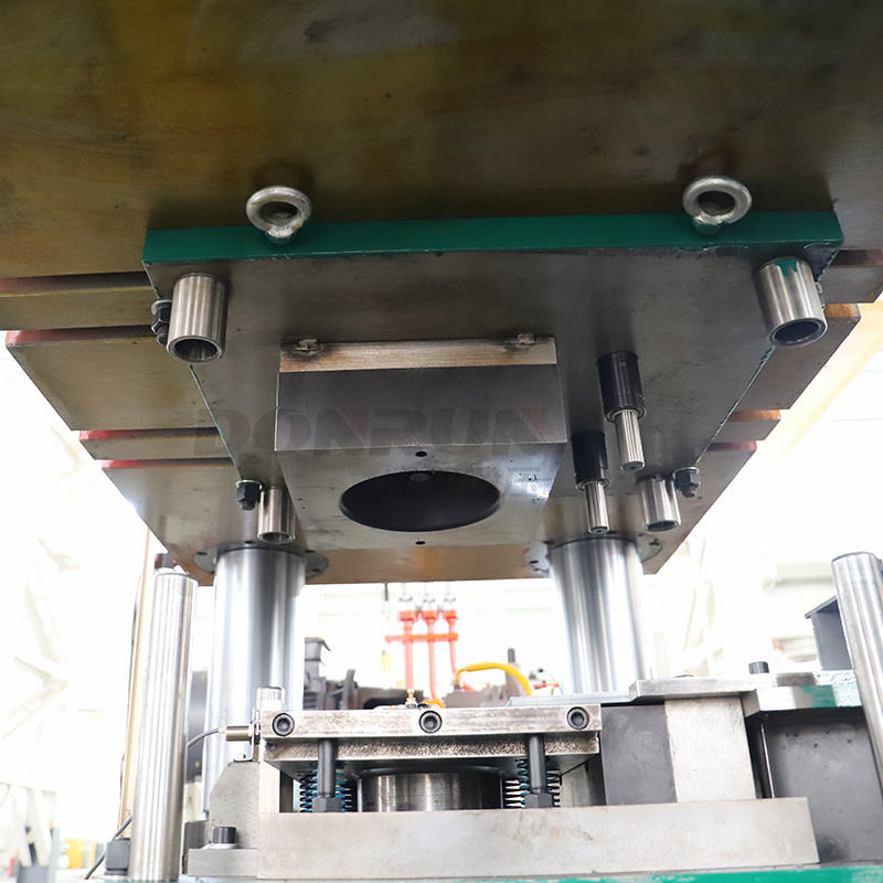 315T Four Column Hydraulic Press Is Used for Mass Production of Helmets ...