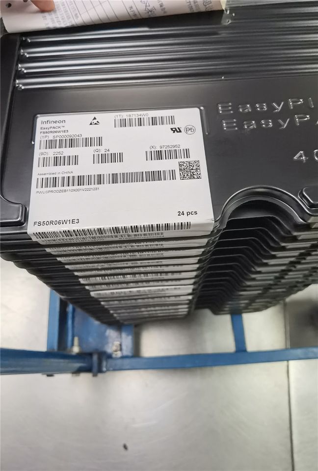 spot ST STM32 series singlechip MCU MOS transistor Power tube SM15T22A ...