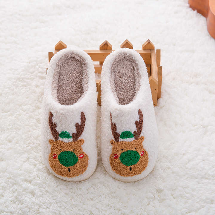 Cozy TPR Slippers with Plaid Cotton and Embroidered Conchas