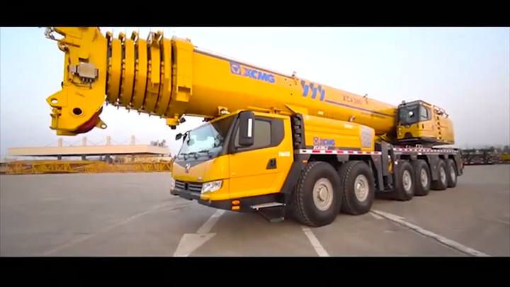 XCMG XCA300 300 Ton Mobile Crane - Reliable and Versatile