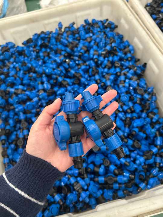 16mm Lock Valve for Soft High Quality Drip Tape Mini Drip Valve India ...