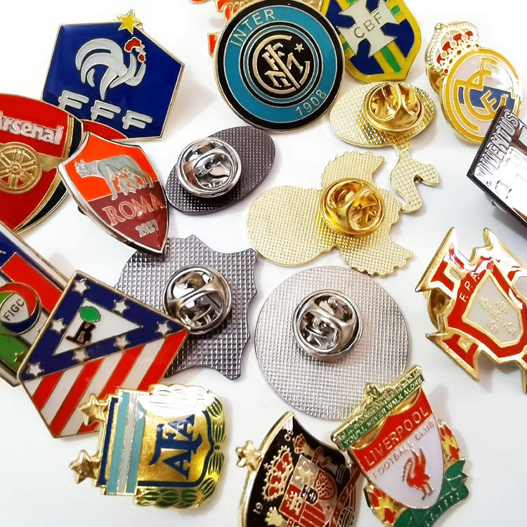 HOT SALE Soccer Team Brooch Football Lovers Badge Metal Football Badge ...