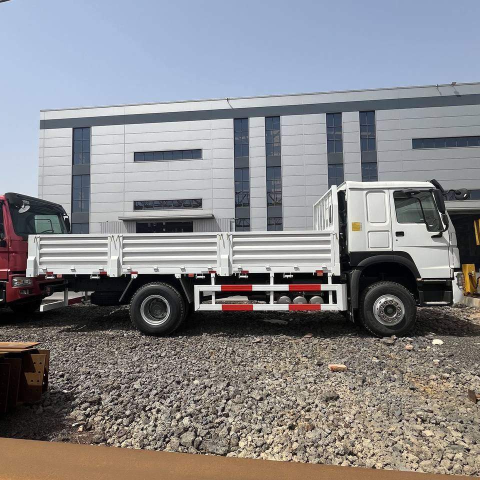 Sinotruk Howo Vehicle Trailers Loading Truck Light Duty Trucks for ...