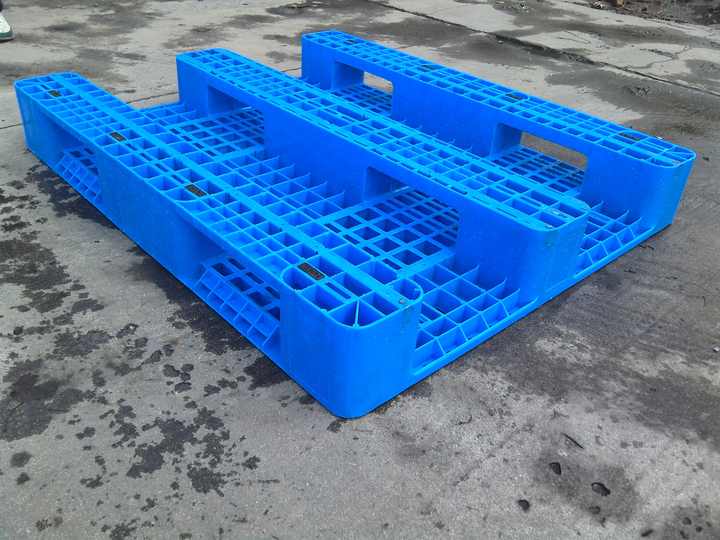 1200x1000mm Green Containment Plastic Pallet | Spill Prevention Sump ...