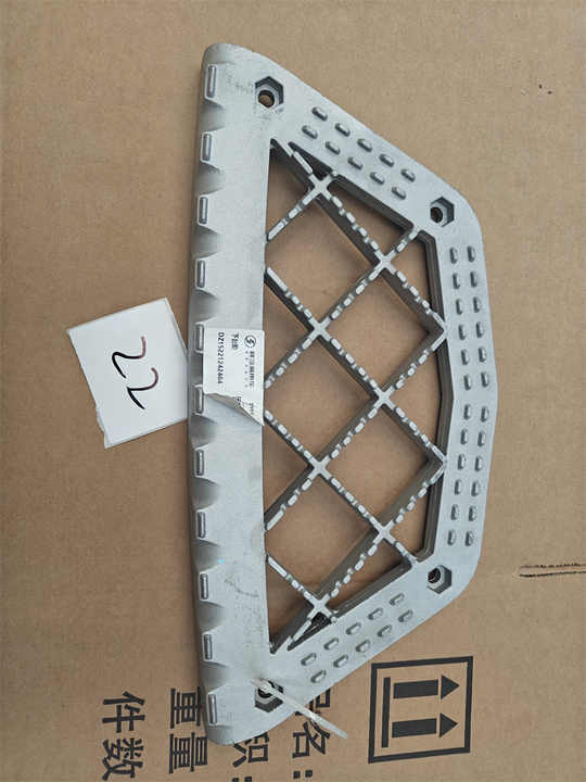SHACMAN Parts H3000 Truck Cabin Parts down Step DZ15221242464