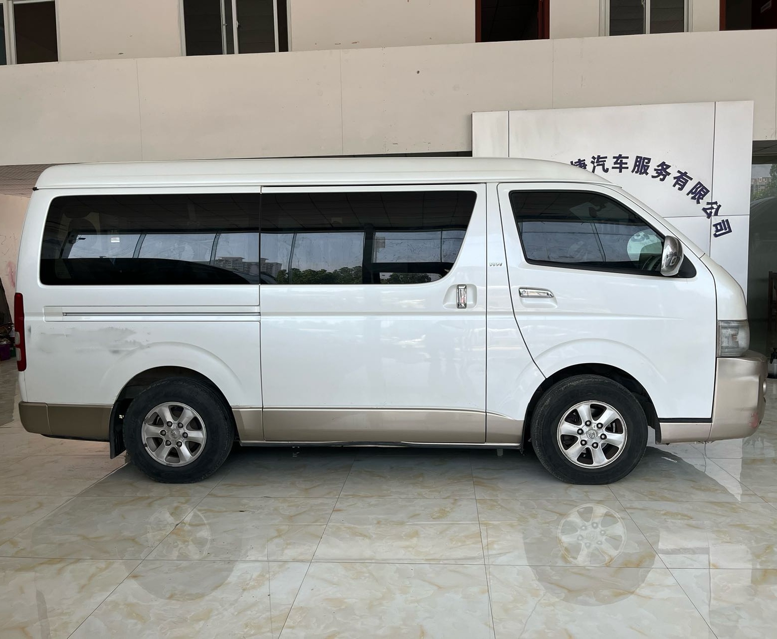 Quality Pre-Owned toyota coaster bus toyota hiace mini for Savvy ...