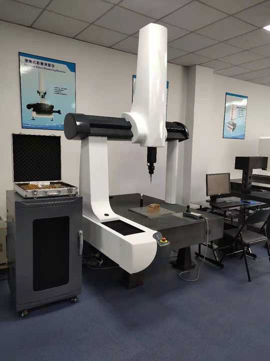 3D Coordinate Measuring Machine - Precision Mold Measurement