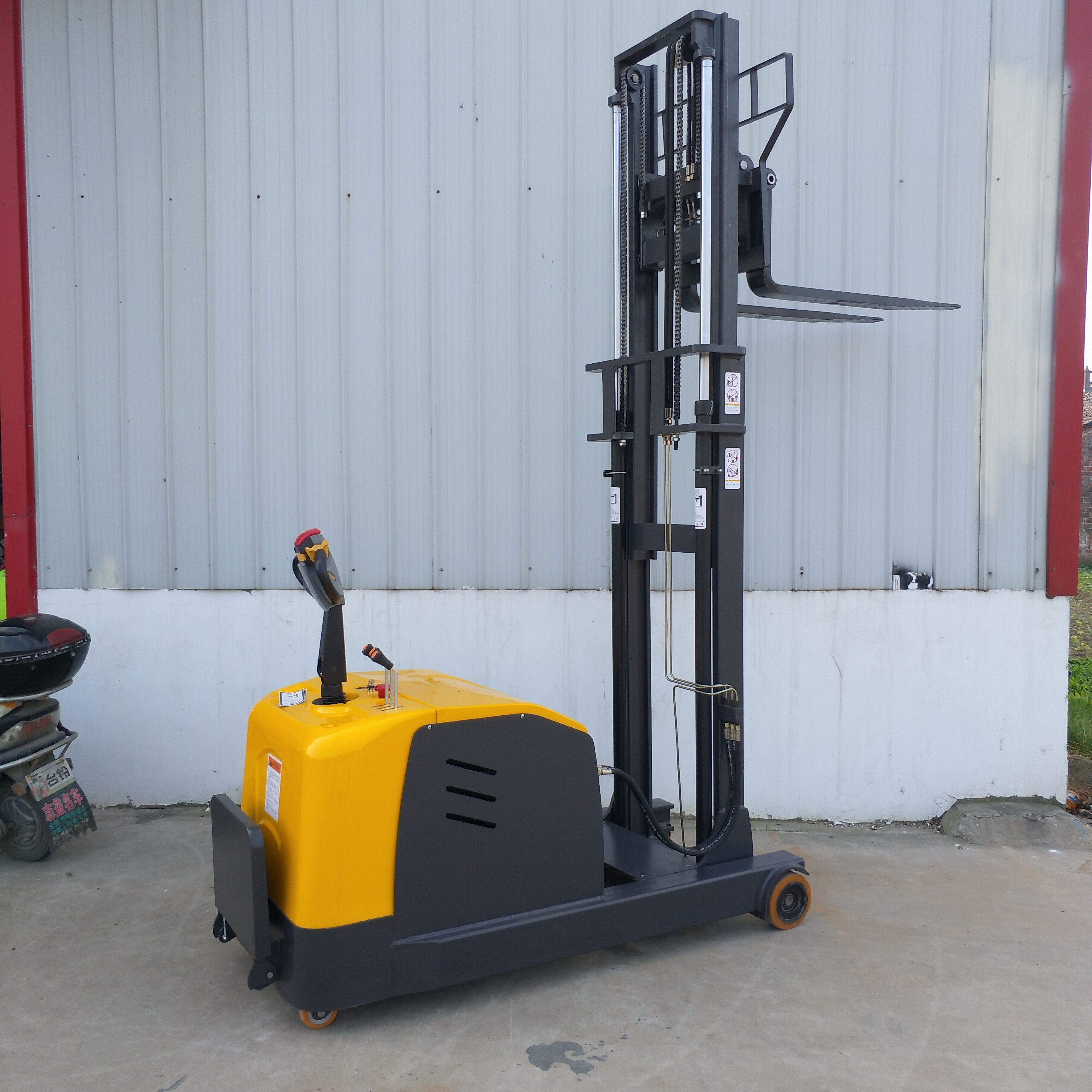 Streamline Your Operations with Reliable 2026 electric reach stacker ...