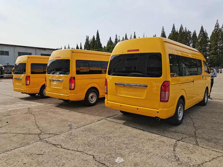 19 Seat Mini Bus - Left Hand Drive, Automatic Transmission