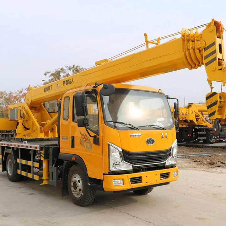 4 Wheel Mobile Crane - 10 Ton Truck Mounted Crane