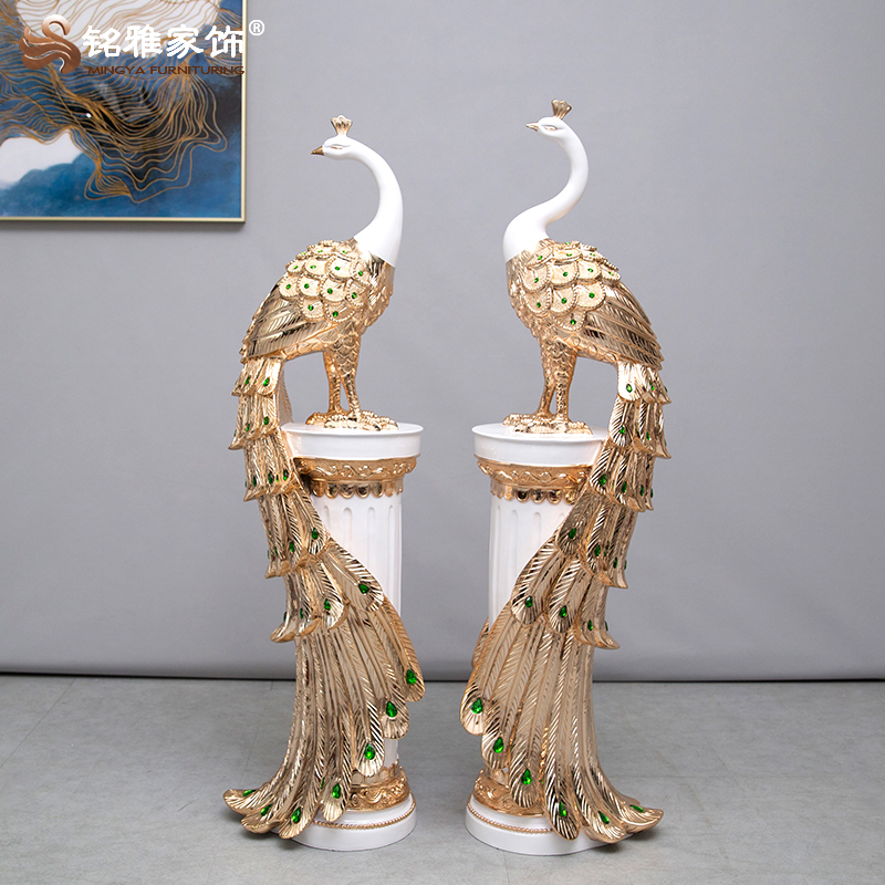 Elegant Peacock Sculptures - Artistic Garden Decor