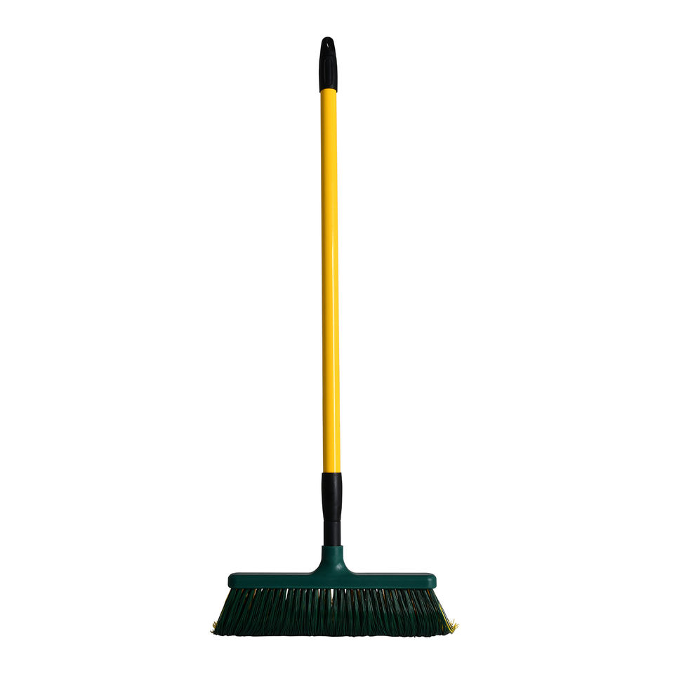 Winslow & Ross Garden Carpet Curved Broom - Efficient Cleaning