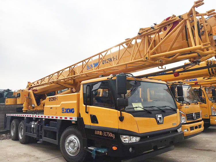 XCMG official QY25K-II used mobile crane 25 tons used truck crane for sale Products from XCMG E ...