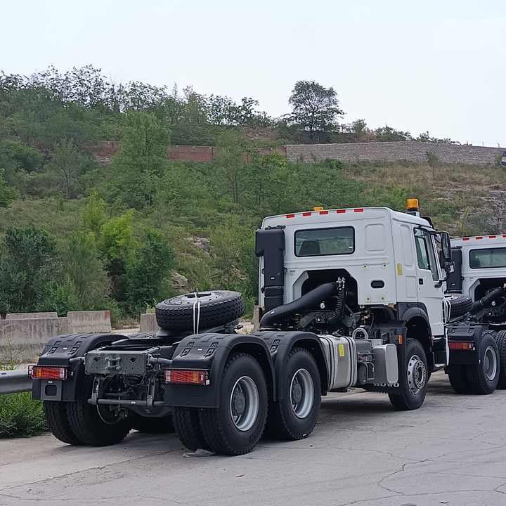 Brand New Sino Truck Howo 371 6x4 Tractor Trucks WD615.47 371HP Diesel ...