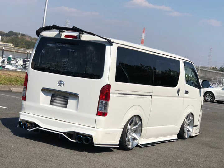 Hiace Commuter 2005-18 Bodykit Kitz-Racing Desgin Full Kits