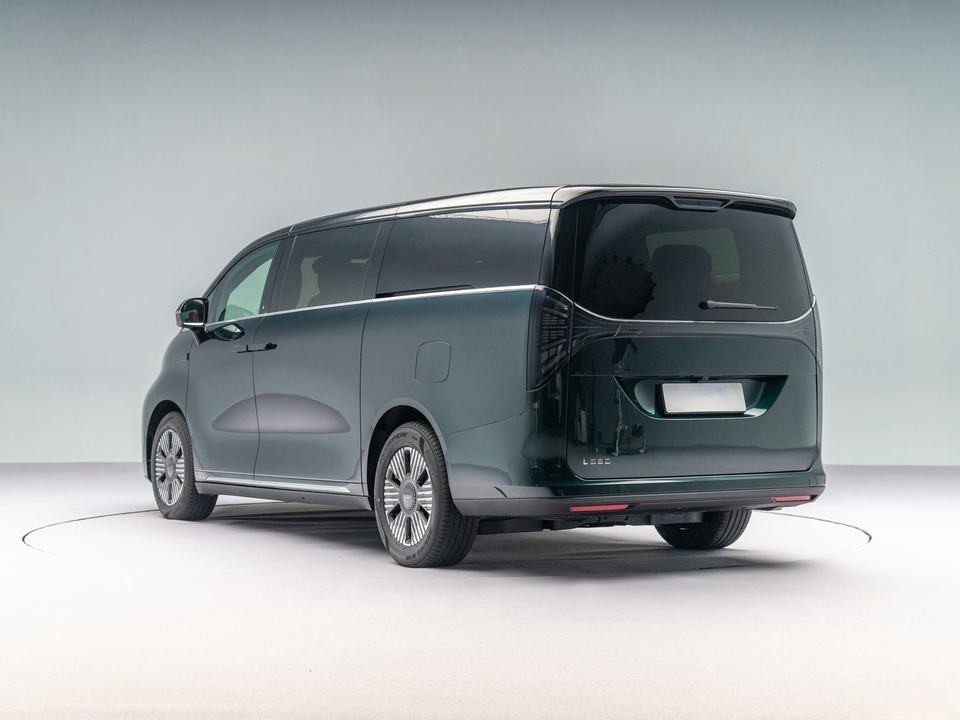 Explore the 2024 Geely LEVC L380 - A New Energy 8-Seater MPV Electric ...