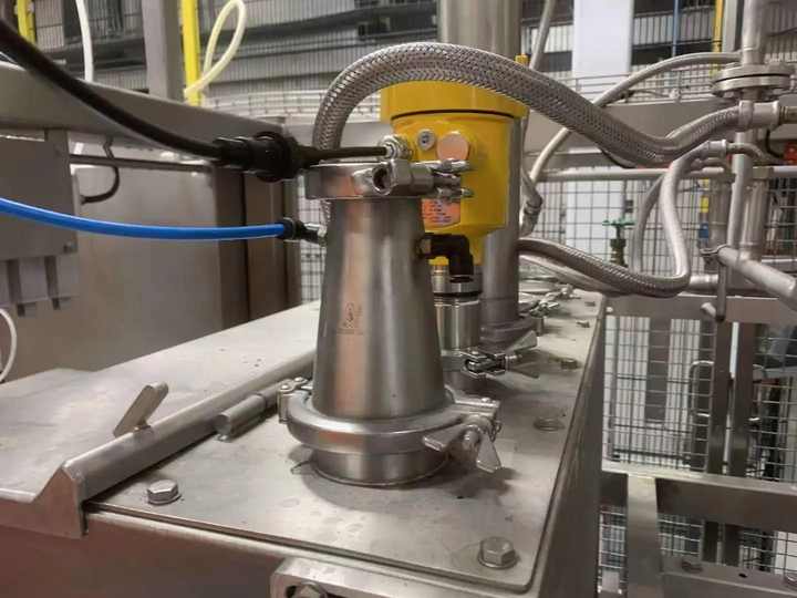 Industrial Grade 26GHz Radar Level Transmitter Meter Liquid Water Tank ...