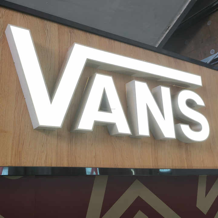 Customizable 3D Illuminated Letter Signs Outdoor Waterproof LED Schools ...